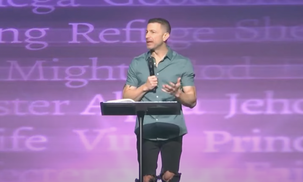Megachurch Pastor Returns to Pulpit after Affair Allegations ...
