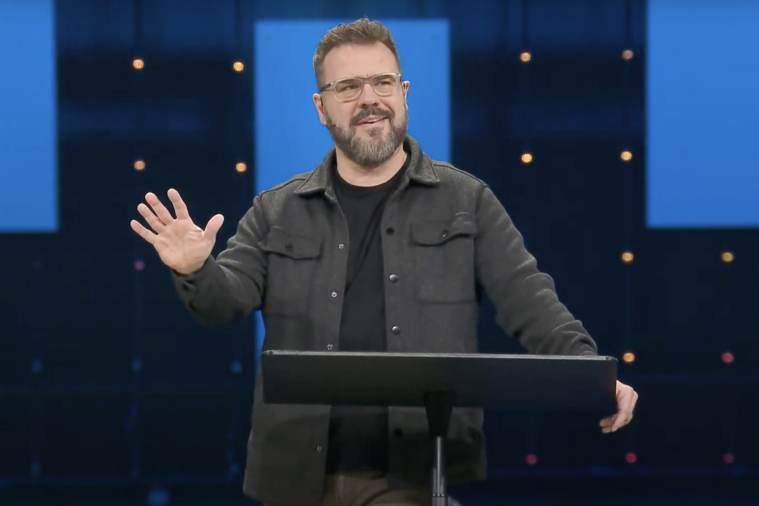 Willow Creek Pastor Dave Dummitt to Step Down - MinistryWatch